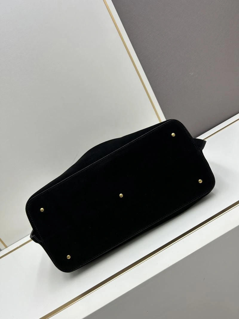 Accurate model Valentino Shopping Bags