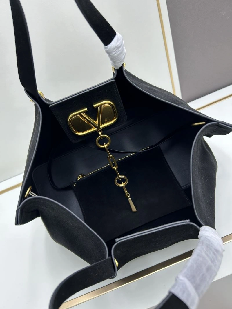 Accurate model Valentino Shopping Bags