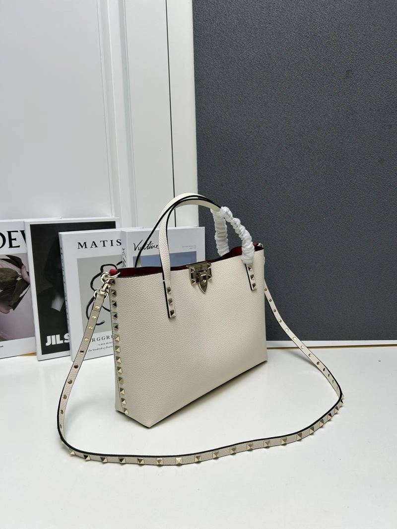 Accurate model Valentino Shopping Bags