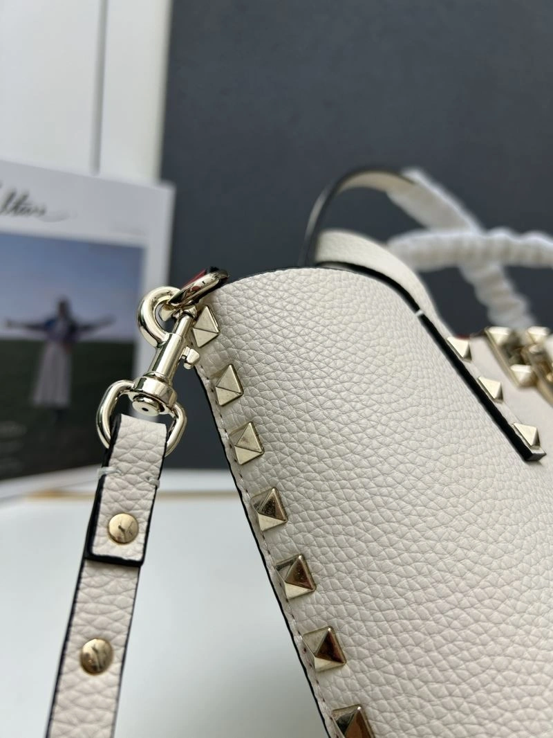 Accurate model Valentino Shopping Bags