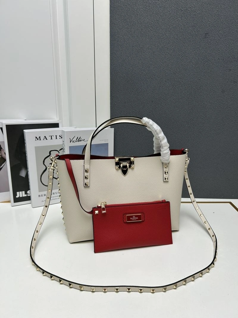 Accurate model Valentino Shopping Bags