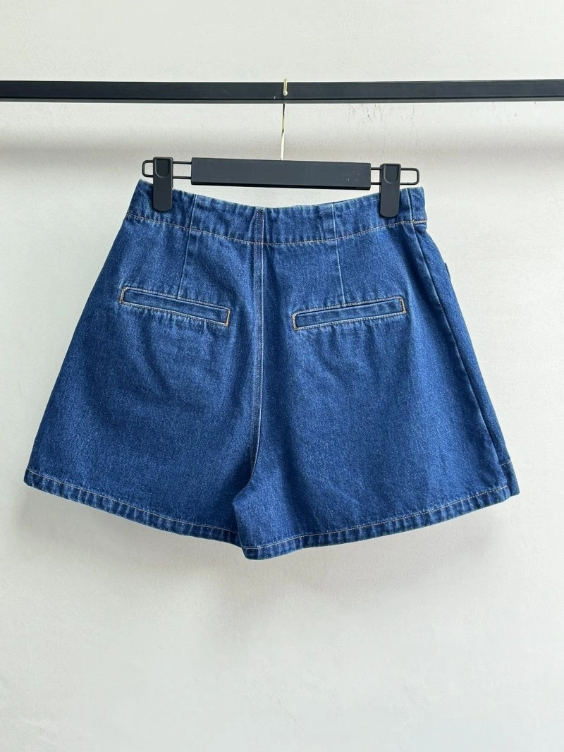 Accurate model Valentino Short Pants