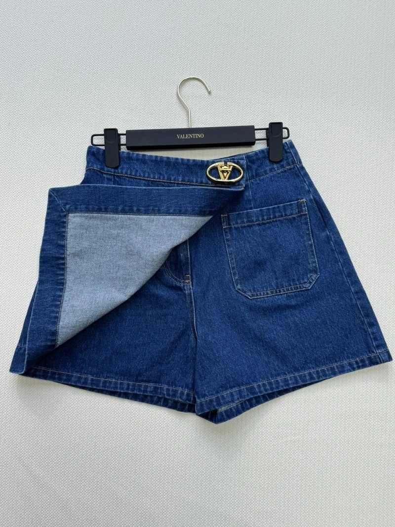 Accurate model Valentino Short Pants
