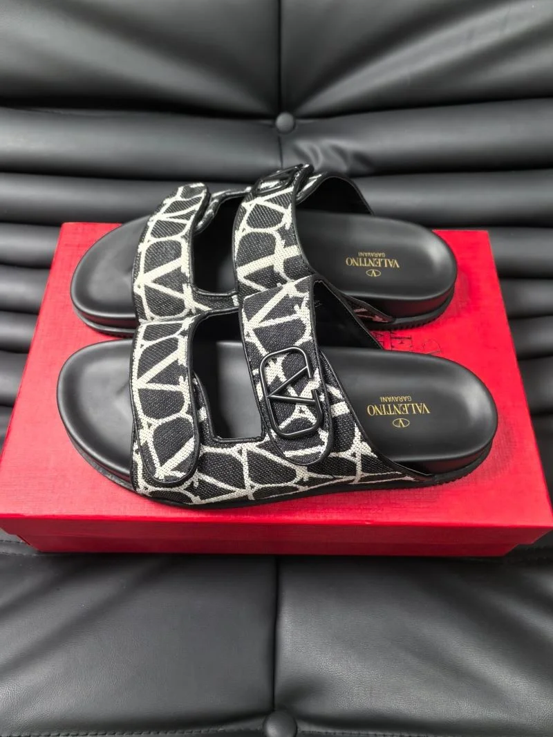 Precise copy Valentino Slippers