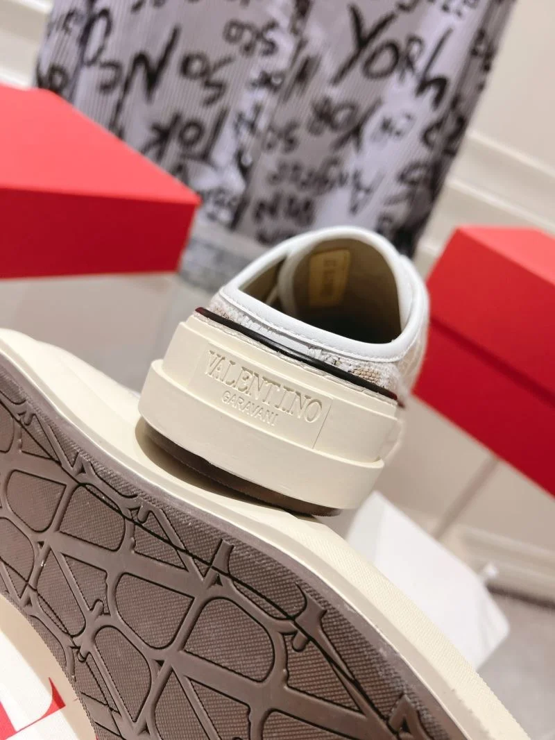 Top mirror Valentino Slippers