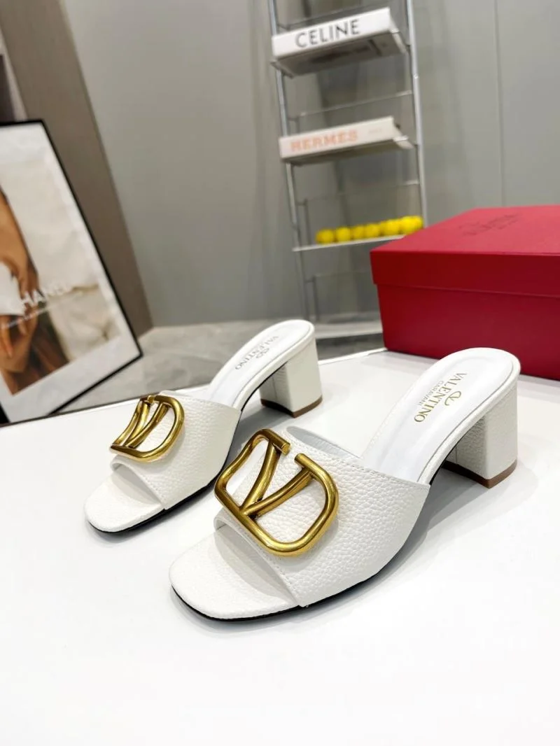 Low-cost Valentino Slippers