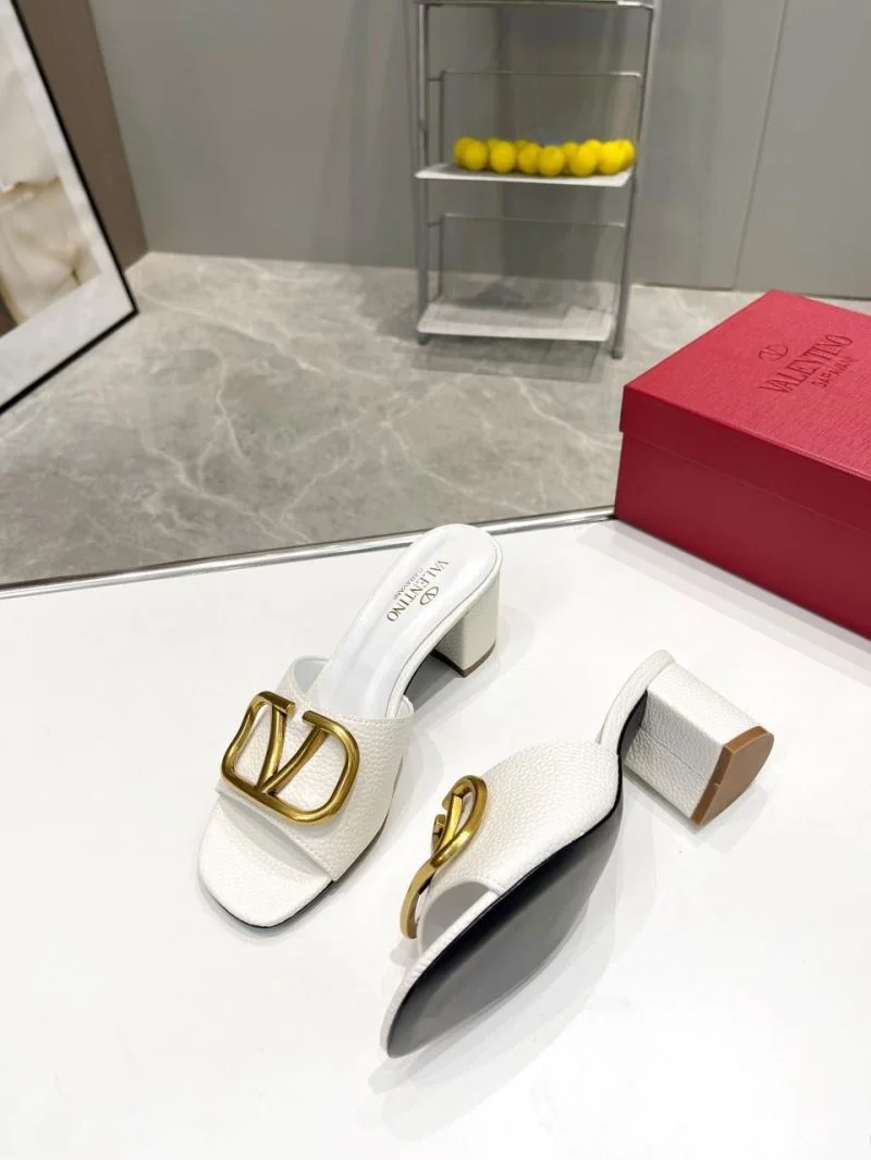 Low-cost Valentino Slippers