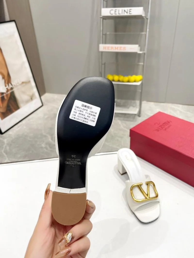 Low-cost Valentino Slippers