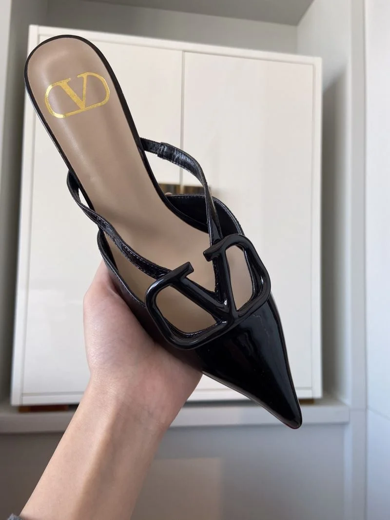 1:1 copy Valentino Slippers