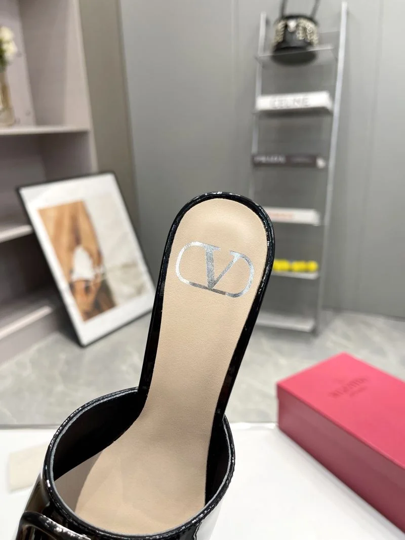 Top mirror Valentino Slippers