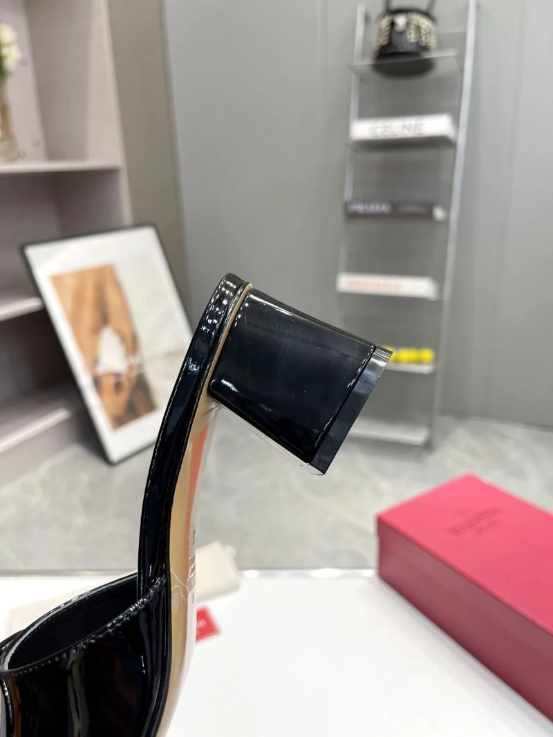 Top mirror Valentino Slippers