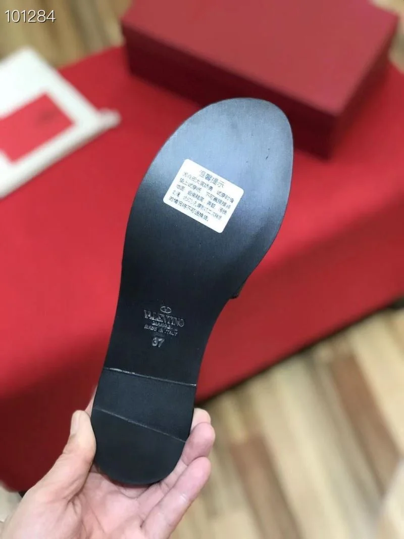 Factory-made Valentino Slippers