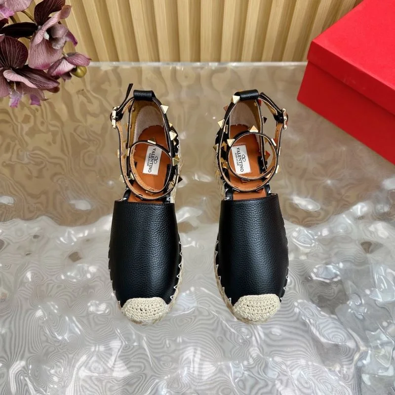 Value-priced Valentino Slippers