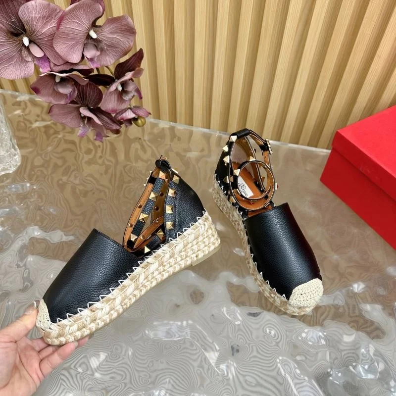 Value-priced Valentino Slippers
