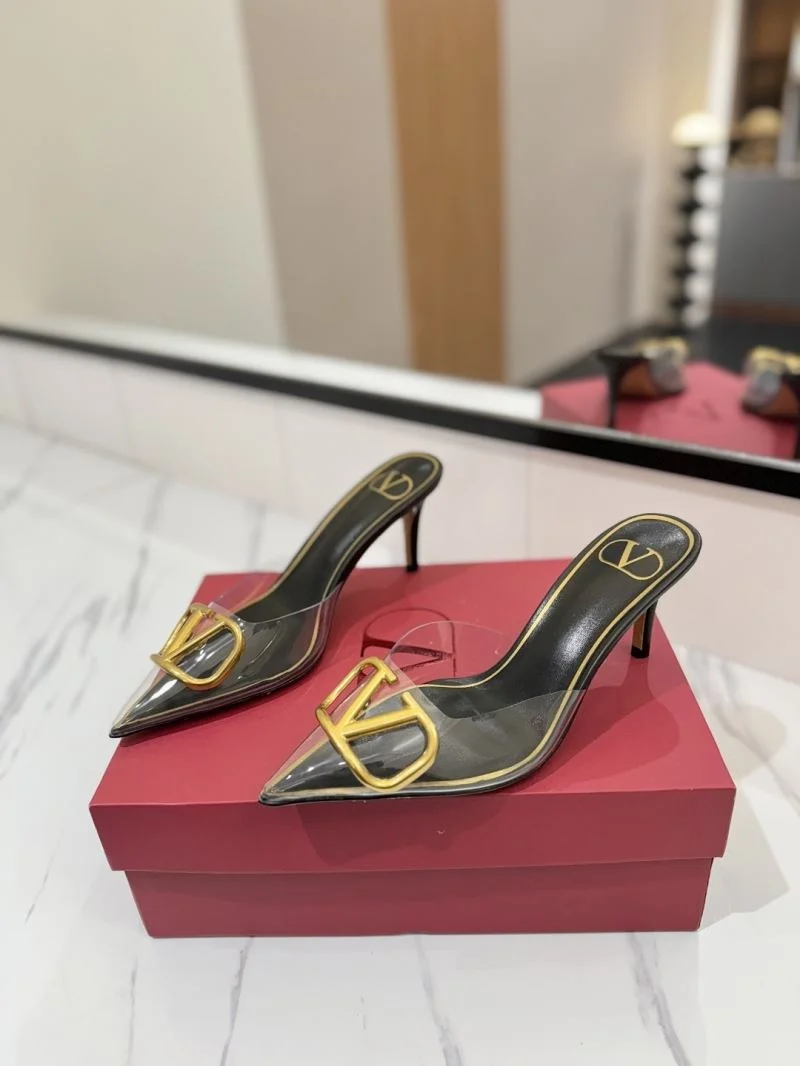 Low-cost Valentino Slippers