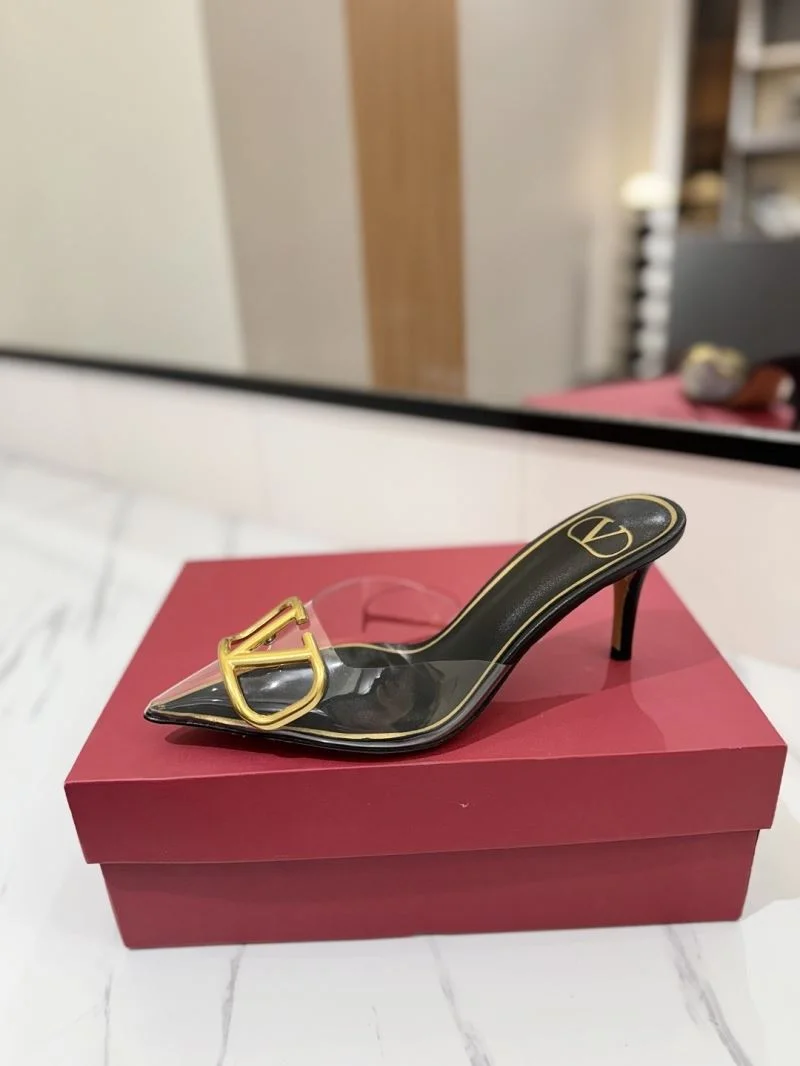 Low-cost Valentino Slippers