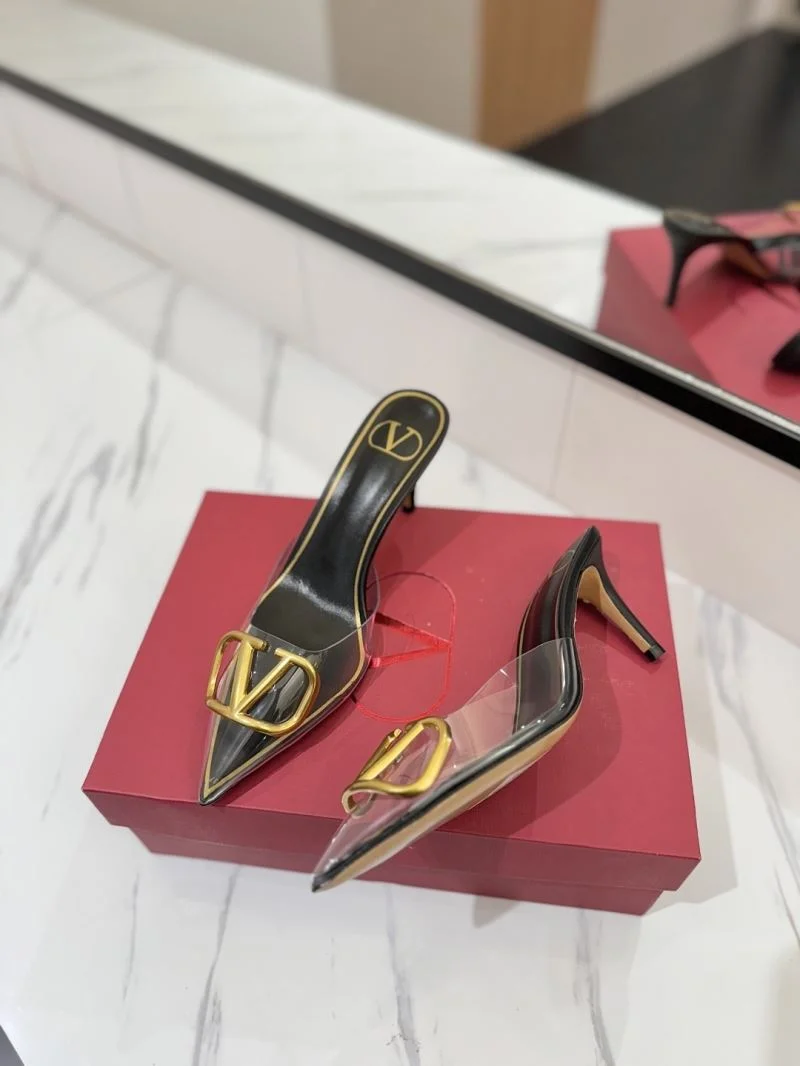 Low-cost Valentino Slippers