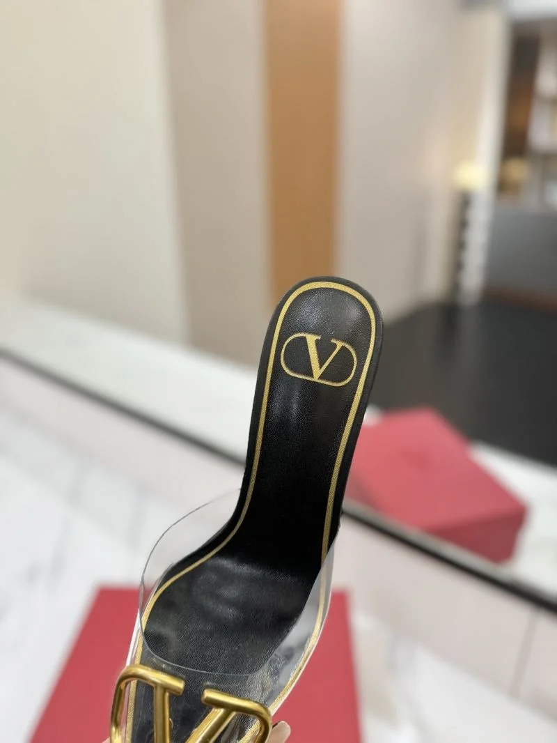 Low-cost Valentino Slippers