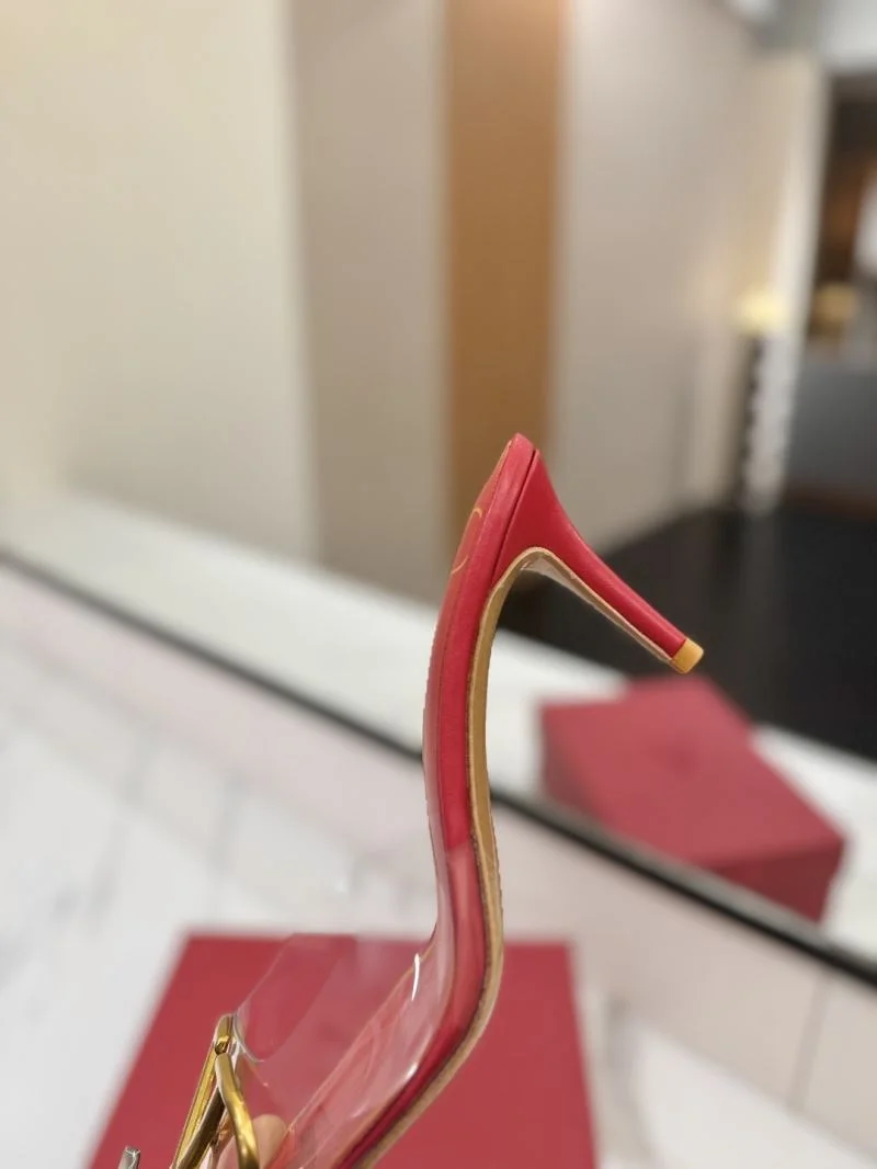 Low-cost Valentino Slippers