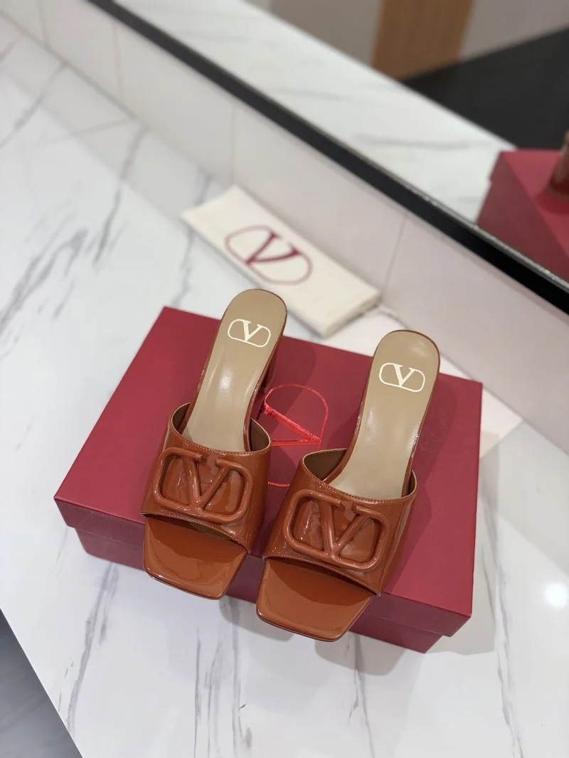 Factory-made Valentino Slippers