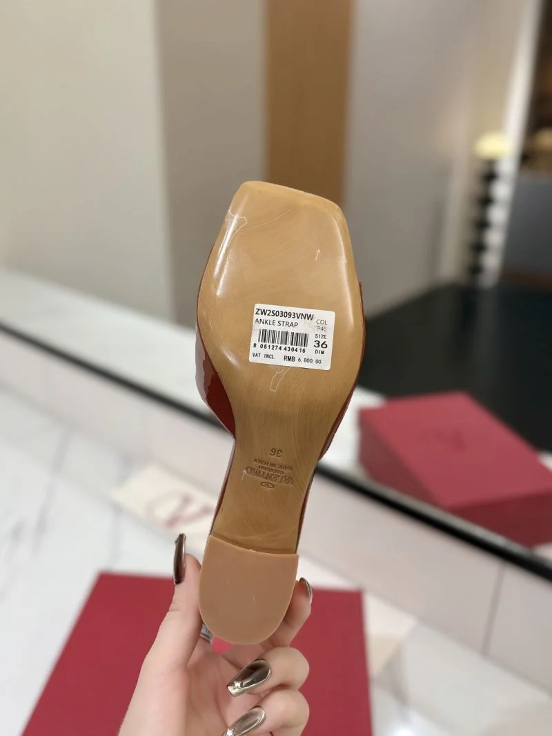 Factory-made Valentino Slippers