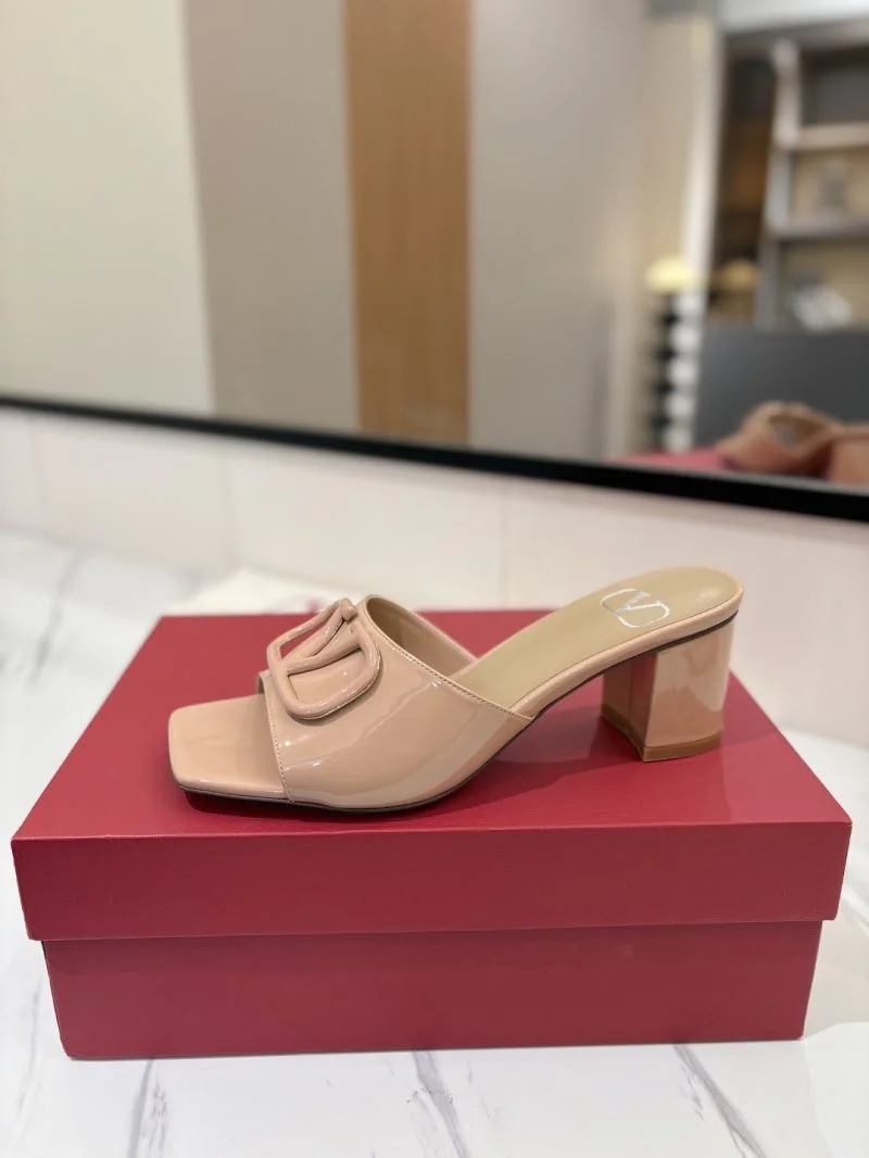 1:1 copy Valentino Slippers