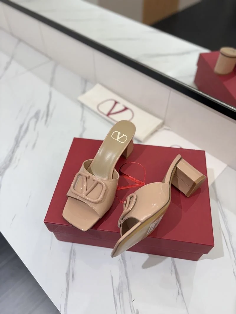 1:1 copy Valentino Slippers