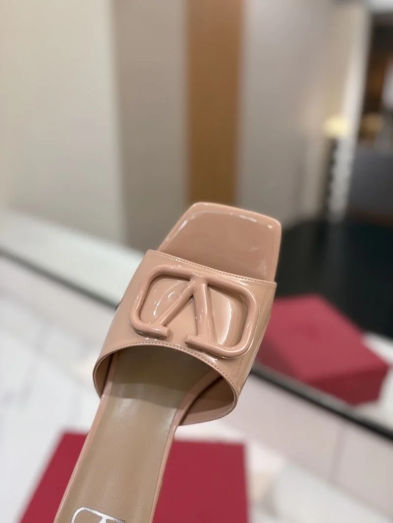 1:1 copy Valentino Slippers