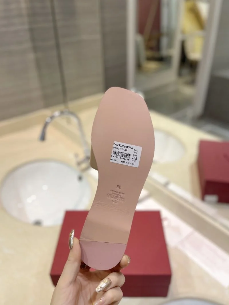 Top mirror Valentino Slippers