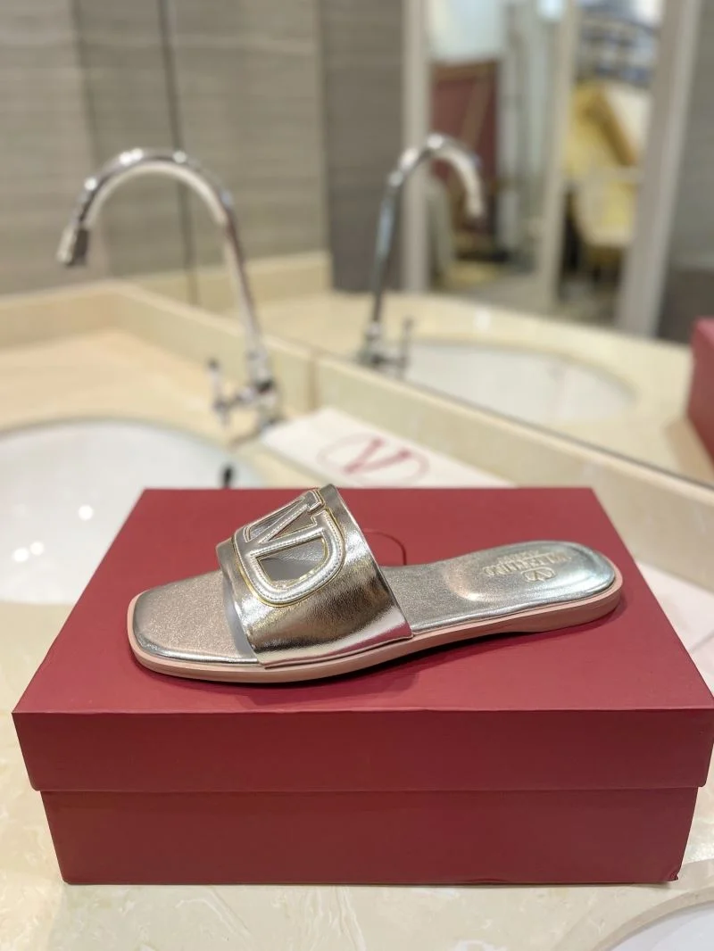 High accuracy Valentino Slippers