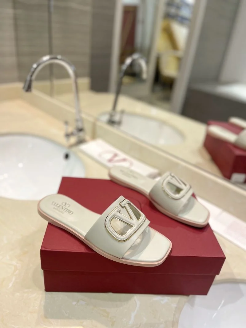 Low-cost Valentino Slippers