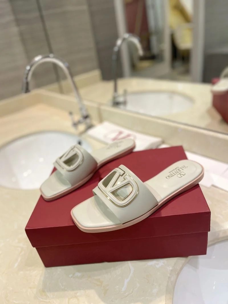 Low-cost Valentino Slippers