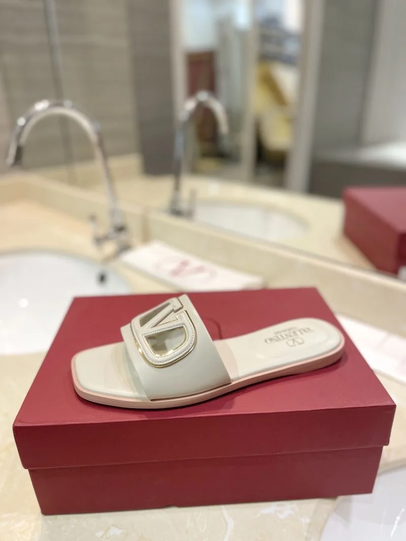 Low-cost Valentino Slippers
