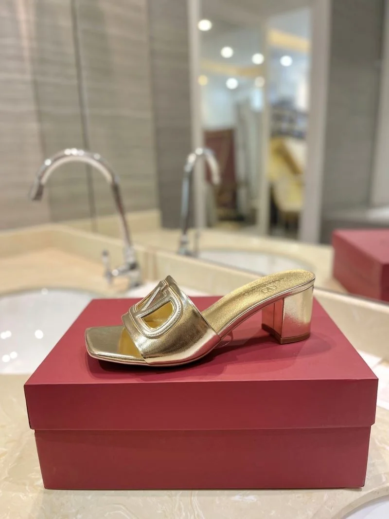 Top match Valentino Slippers