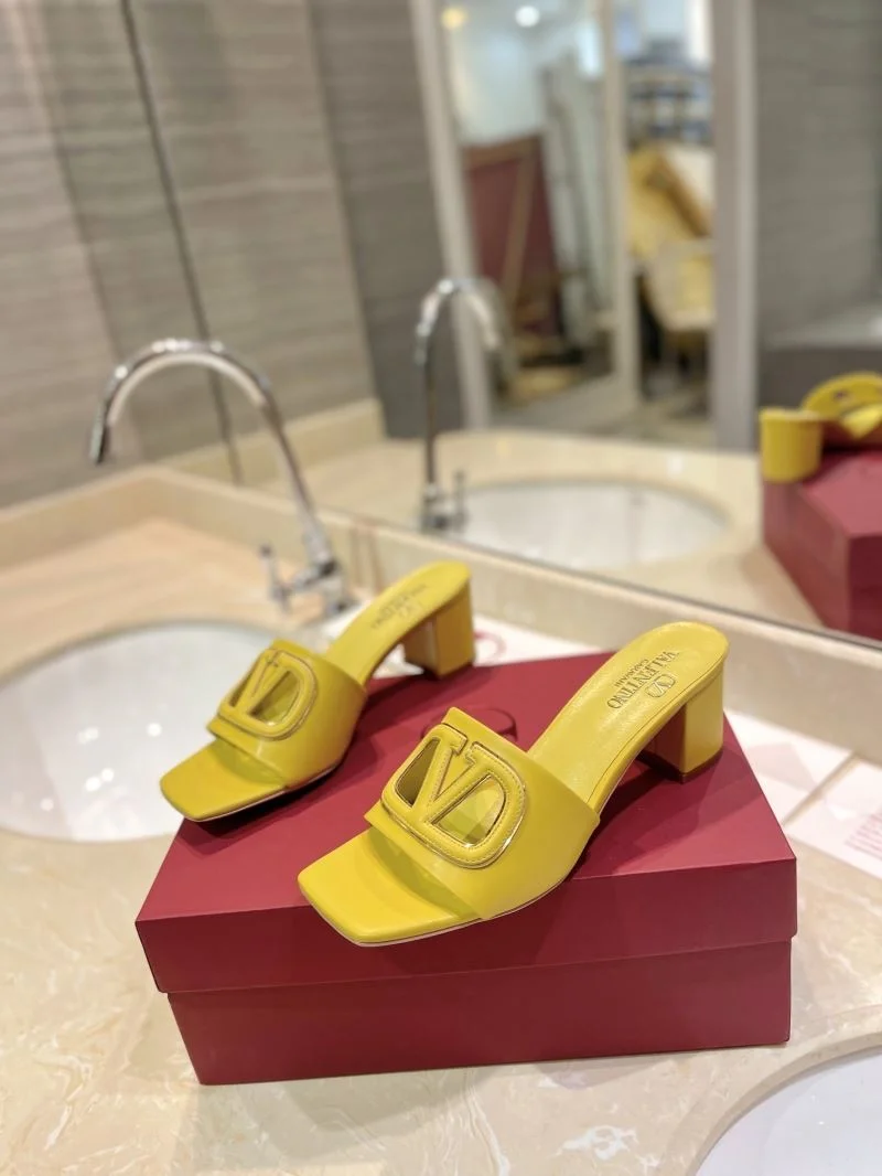 High accuracy Valentino Slippers