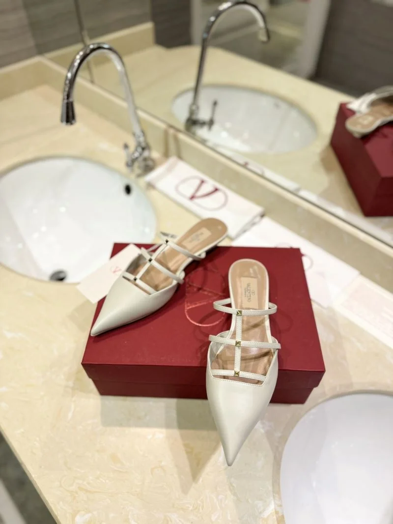 Top mirror Valentino Slippers