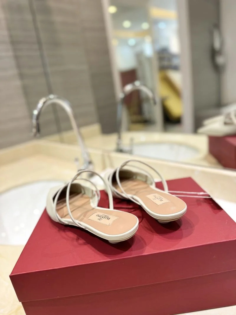 Top mirror Valentino Slippers