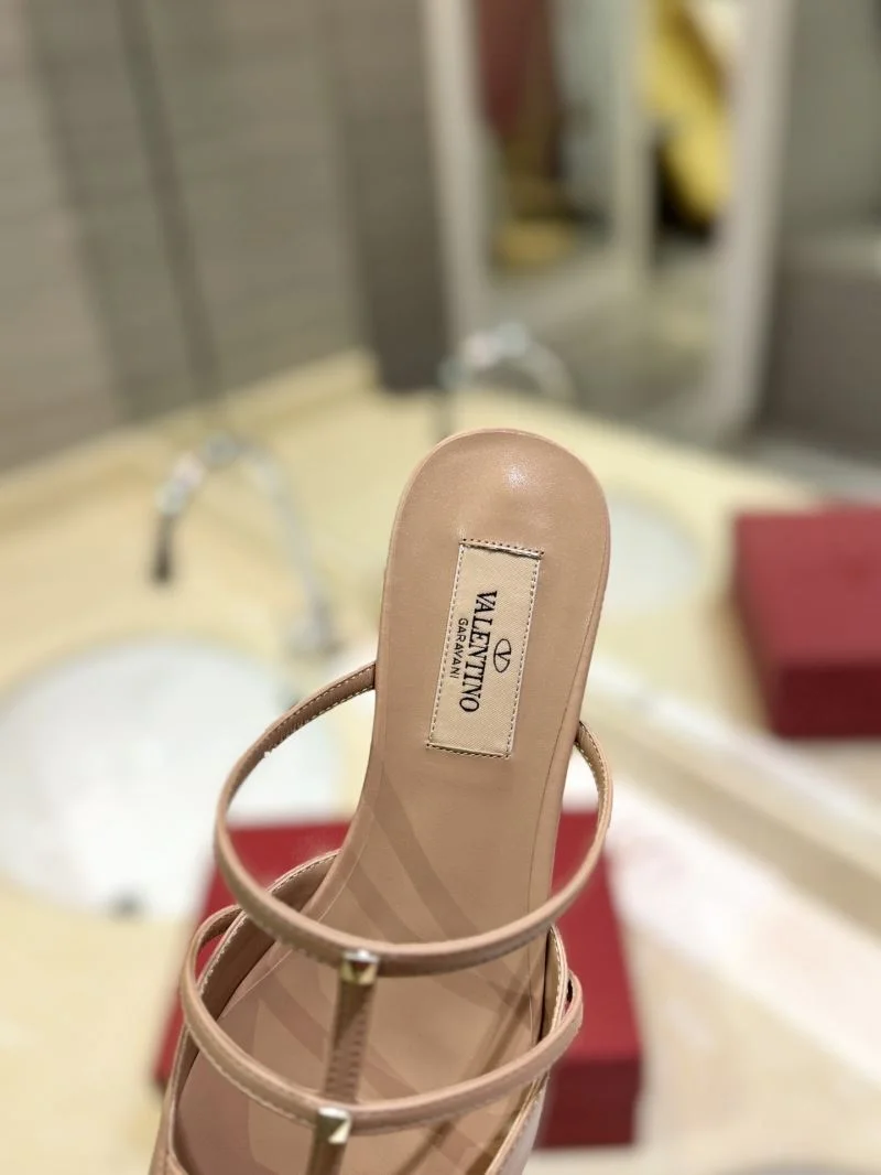 1:1 copy Valentino Slippers