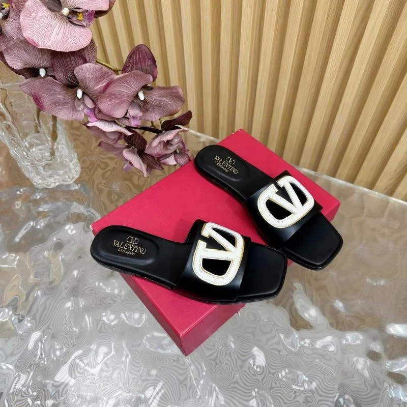 High accuracy Valentino Slippers