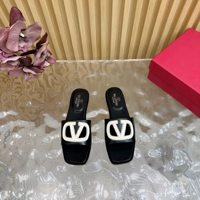 High accuracy Valentino Slippers
