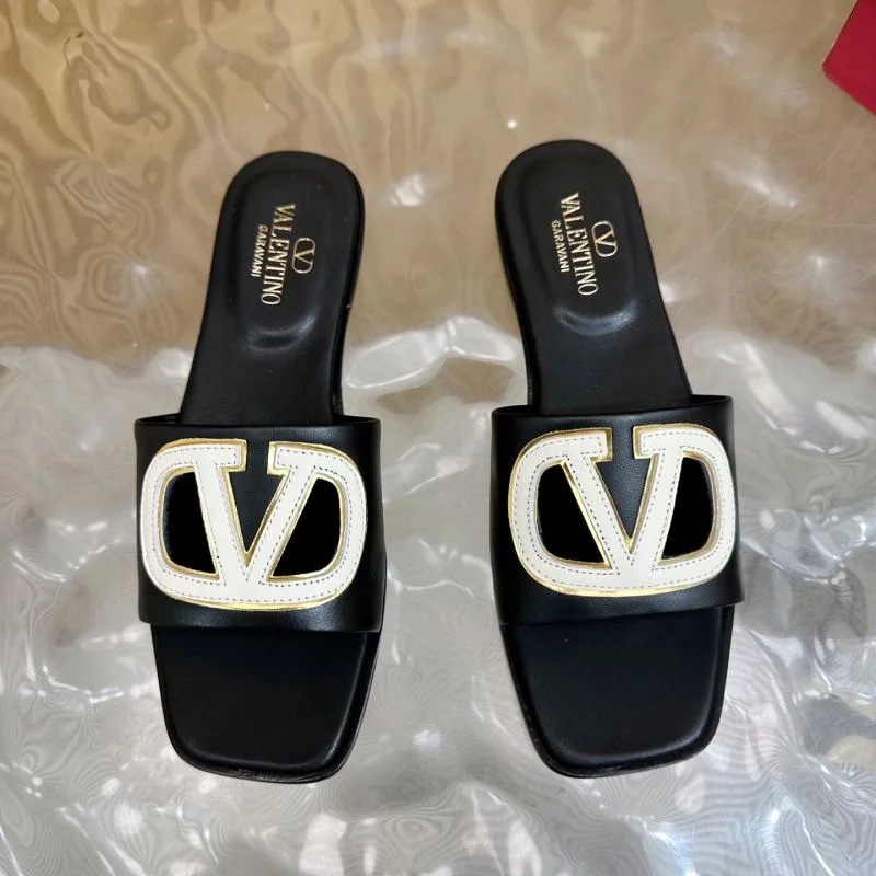 High accuracy Valentino Slippers