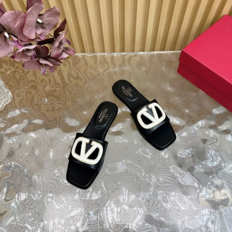 High accuracy Valentino Slippers