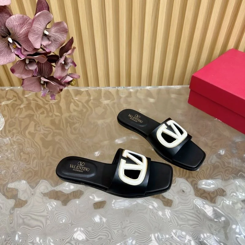 High accuracy Valentino Slippers