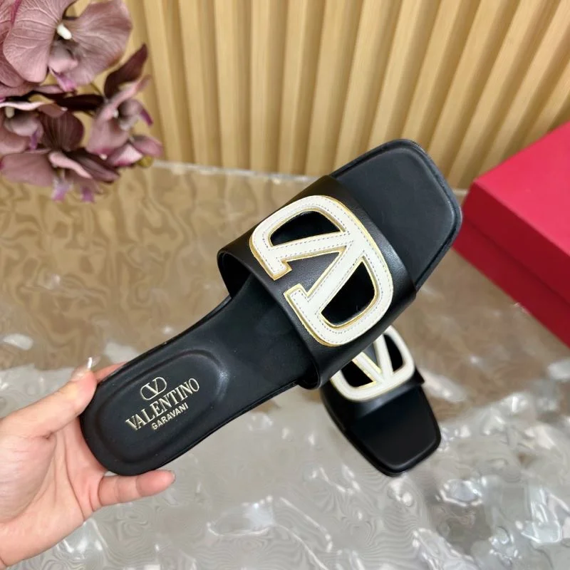 High accuracy Valentino Slippers