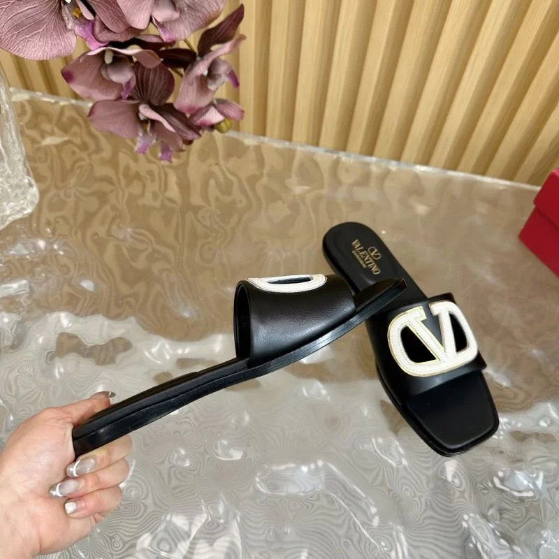 High accuracy Valentino Slippers