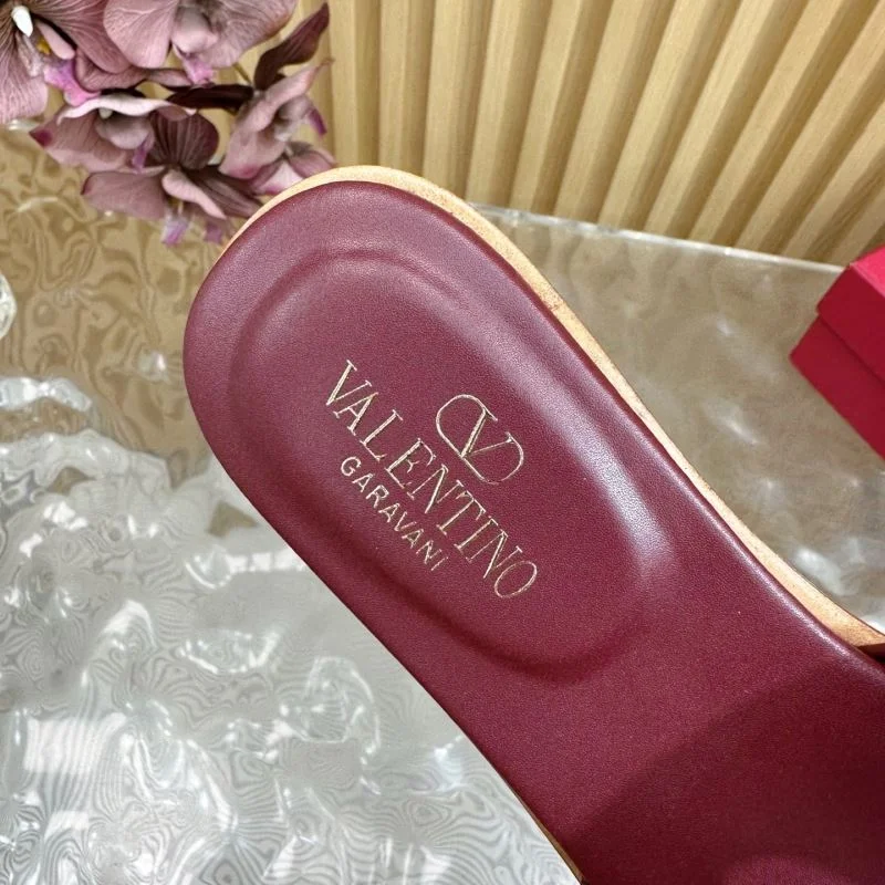 Exact replica Valentino Slippers