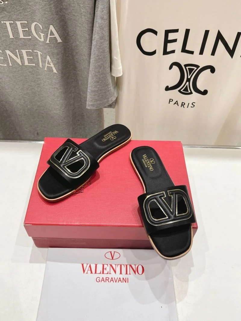 Low-cost Valentino Slippers