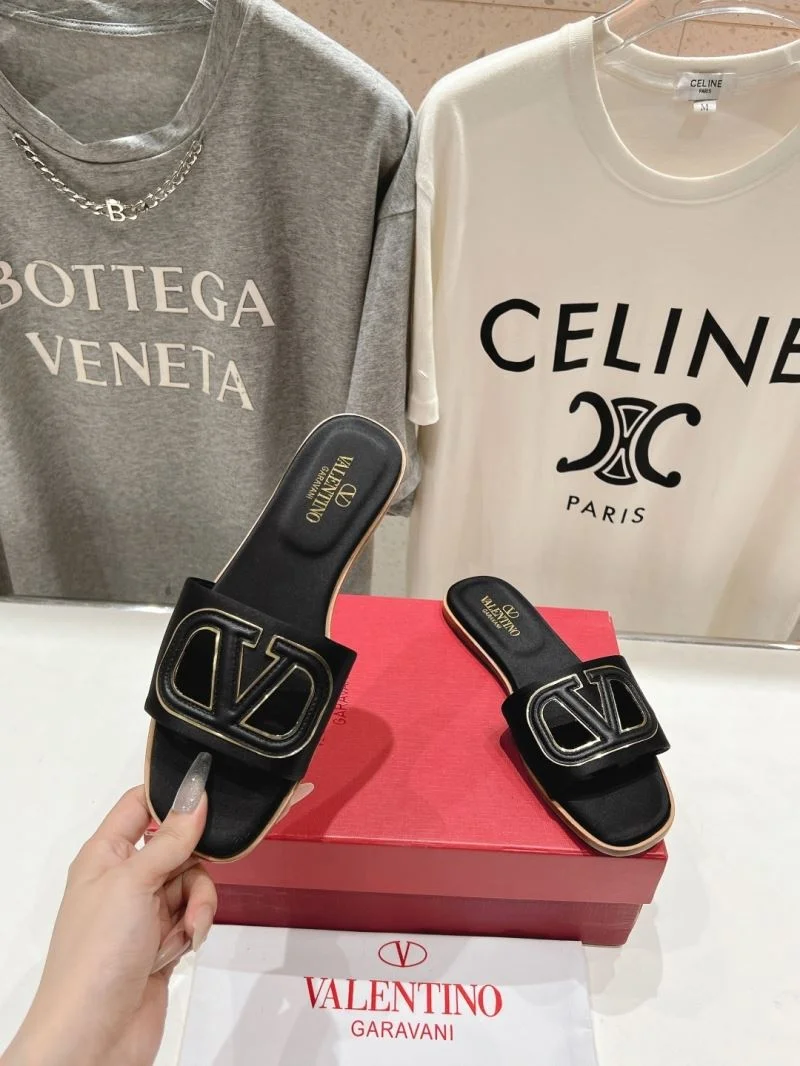 Low-cost Valentino Slippers