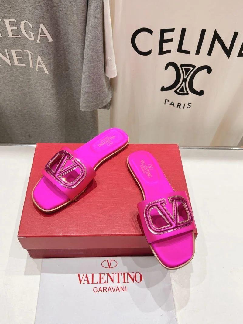 Low-cost Valentino Slippers