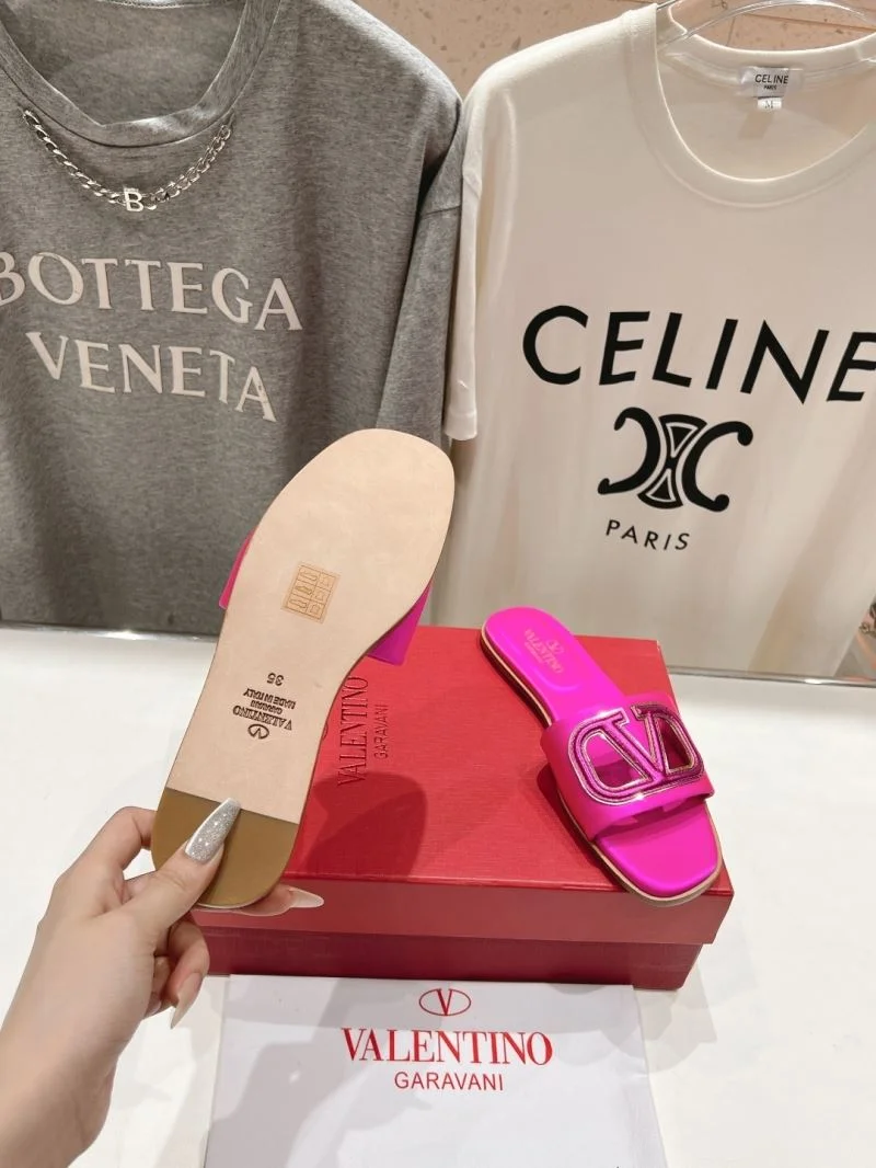 Low-cost Valentino Slippers